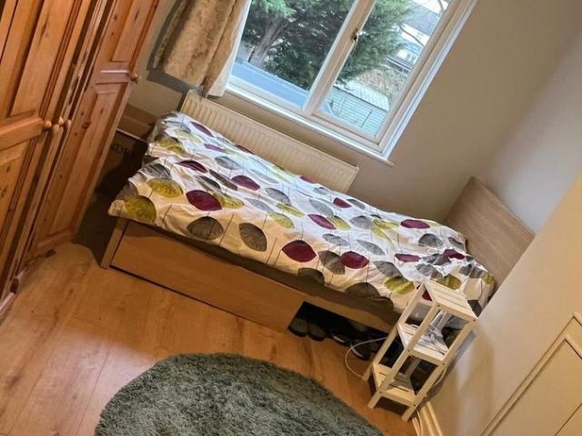 Norbury Crescent, London SW16, 1 bed semi detached house to rent, £800 pcm | PrimeLocation
