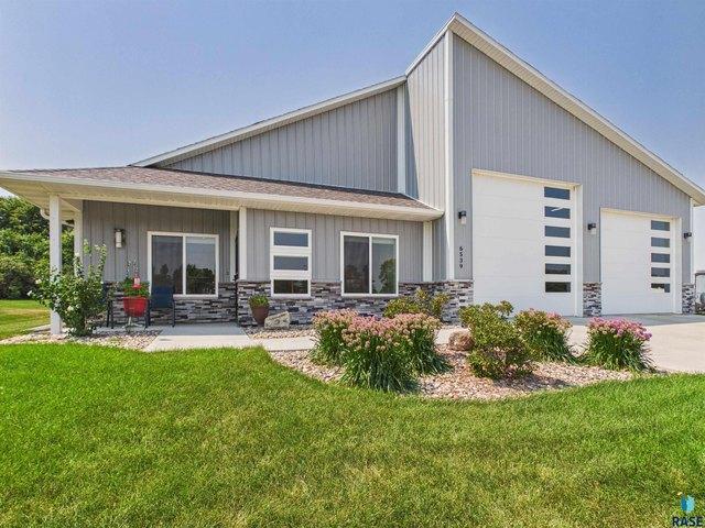 Nordstrom Trl, Wentworth, SD 57075