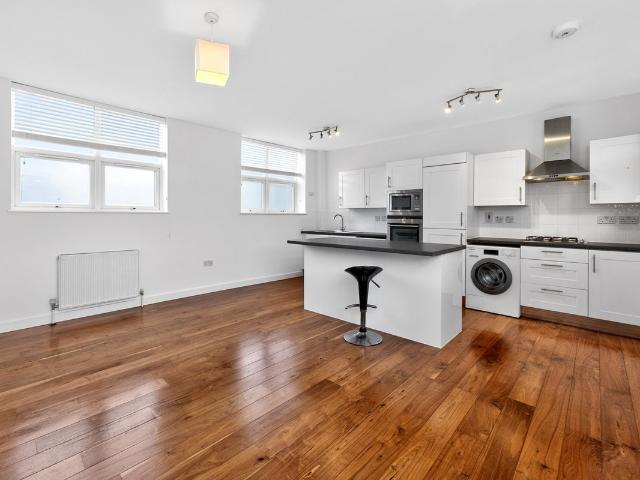 Norfolk Avenue, London N15, 1 bed flat to rent, £1,800 pcm | PrimeLocation