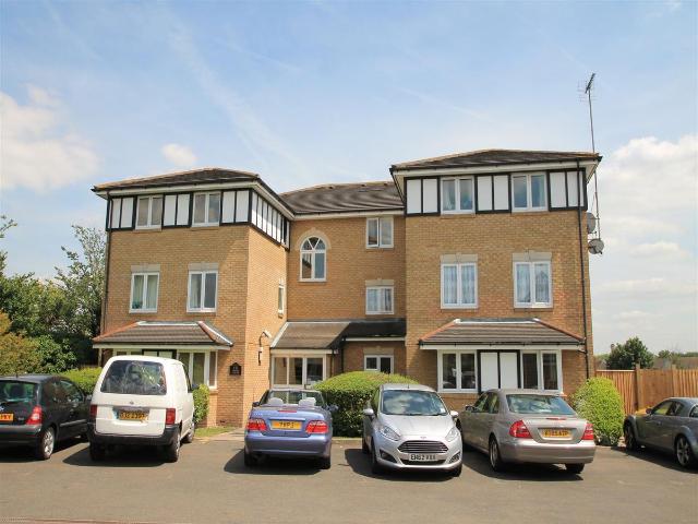 Norfolk Close, Dartford DA1, 2 bed flat to rent, £1,300 pcm | PrimeLocation