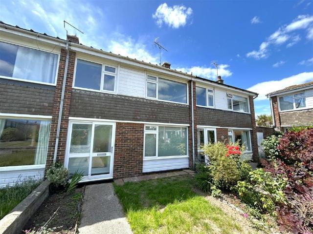 Norfolk Gardens, Littlehampton 3 bed terraced house to rent £1,550 pcm £358 pw