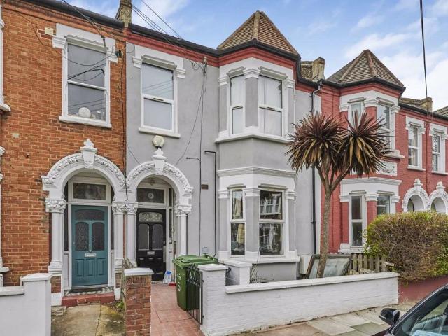 Norfolk House Road, London SW16 2 bed flat to rent £2,300 pcm £531 pw