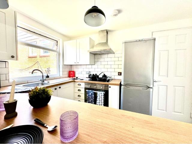 Norfolk Park Village, 200 Norfolk Park Road, Sheffield, South Yorkshire S2, 5 bed terraced house to rent, £1,450 pcm | PrimeLocation