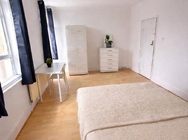 Norfolk Road, Barking IG11, Room to rent, £700 pcm | PrimeLocation