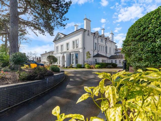 Norfolk Road, Edgbaston B15 2 bed apartment to rent £3,000 pcm £692 pw
