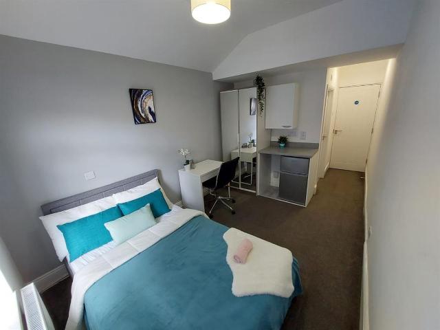 Norfolk Road, Erdington, Birmingham B23, Room to rent, £675 pcm | PrimeLocation