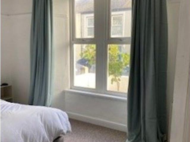 Norfolk Road, Falmouth TR11, 2 bed flat to rent, £1,300 pcm | PrimeLocation