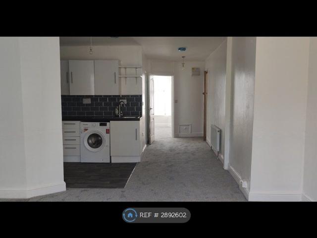 Norfolk Road, Ilford IG3, 1 bed flat to rent, £1,300 pcm | PrimeLocation