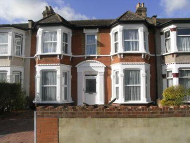 Norfolk Road, Ilford, IG3 2 bed flat to rent £1,700 pcm £392 pw