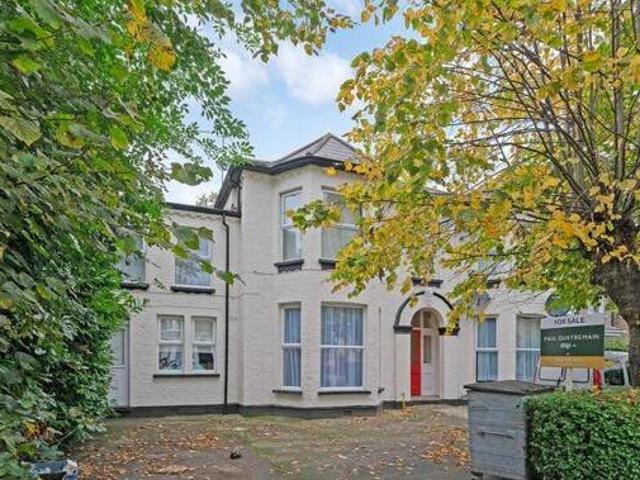 Norfolk Road, Ilford, 2 Bedroom Flat
