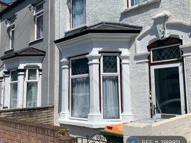 Norfolk Road, London, E6 3 bed terraced house to rent £2,400 pcm £554 pw