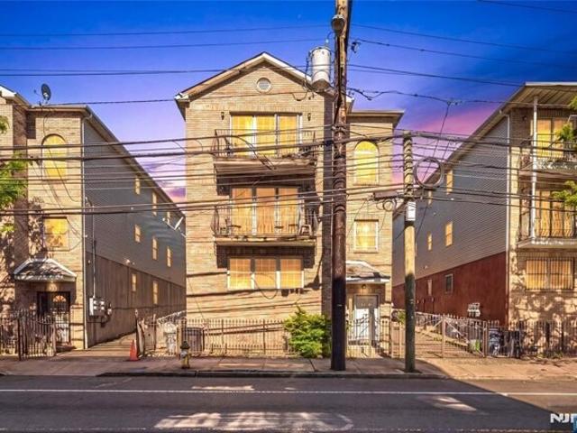 Norfolk St, Newark, Home For Sale