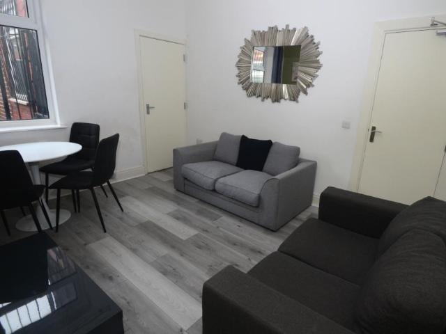Norfolk Street, Salford M6 4 bed terraced house to rent £1,906 pcm £440 pw