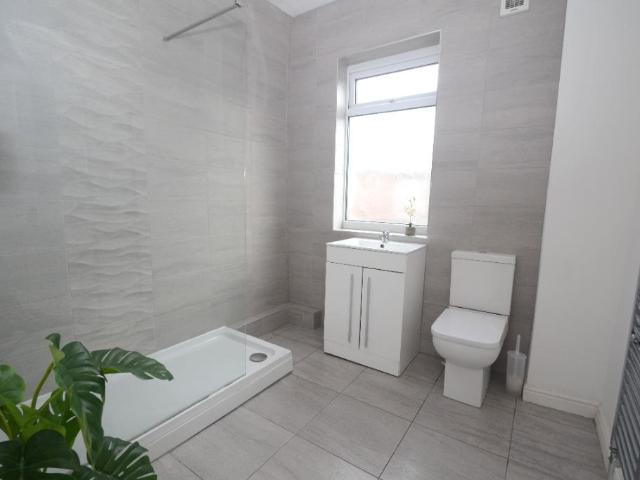 Norfolk Street, Salford M6 4 bed terraced house to rent £2,419 pcm £558 pw