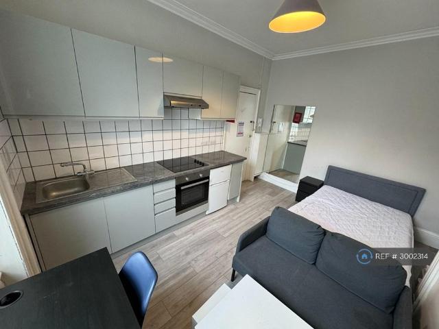 Norfolk Square, Brighton, BN1 Studio to rent £800 pcm £185 pw