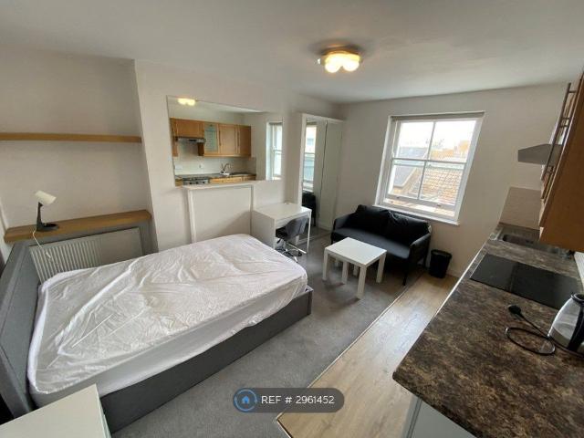 Norfolk Square, Brighton BN1, Studio to rent, £800 pcm | PrimeLocation