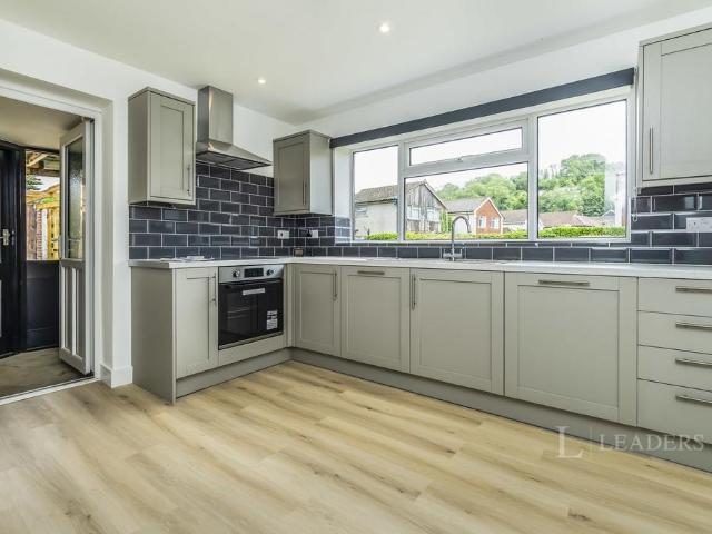 Norheads Lane, Biggin Hill. 3 bed bungalow to rent £2,300 pcm £531 pw