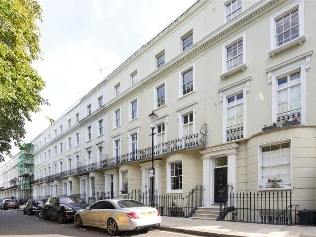 Norland Square, Holland Park, London. 4 bed terraced house to rent £20,583 pcm £4,750 pw