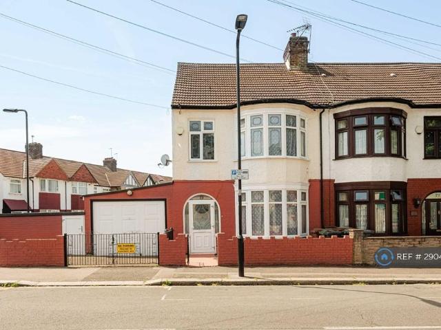 Norlington Road, London, E10 3 bed semi detached house to rent £2,700 pcm £623 pw
