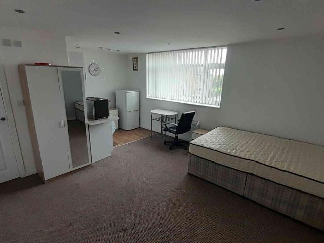 Normanton WF6, Studio to rent, £565 pcm | PrimeLocation