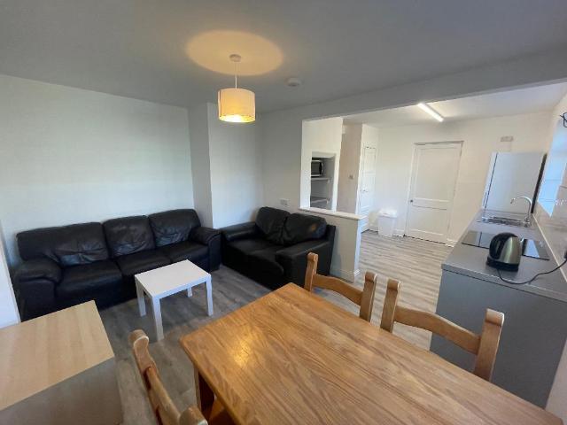 Norman Road, Fallowfield, Manchester. 4 bed semi detached house to rent £2,340 pcm £540 pw