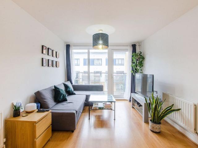 Norman Road, Greenwich, London SE10, 2 bed flat to rent, £2,400 pcm | PrimeLocation