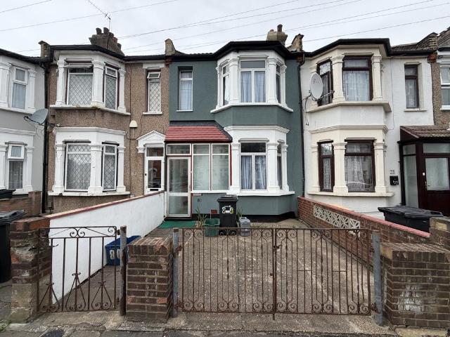 norman road, ilford IG1 4 bed terraced house to rent £2,550 pcm £588 pw