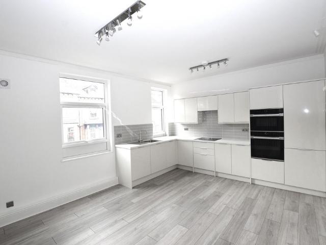 Norman Terrace, Leeds LS8 2 bed flat to rent £1,150 pcm £265 pw