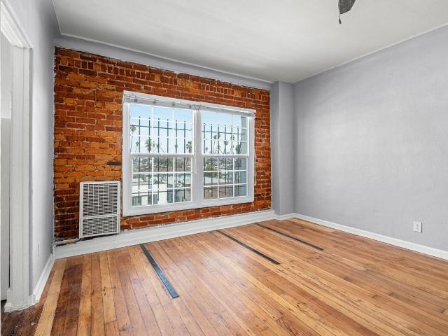 Normandie Summit Studio Apartment for Rent at 109 S Normandie Ave, Los Angeles, CA 90004 Wilshire Center Koreatown