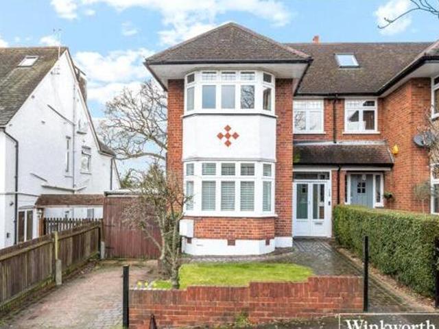 Normandy Avenue, High Barnet, 3 Bedroom Semi detached