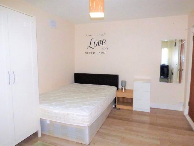 Normandy Drive, Hayes UB3, Studio to rent, £850 pcm | PrimeLocation
