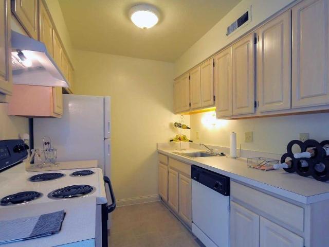 Normandy Green Apartments & Townhomes 2 Bedroom Apartment for Rent at 6805 Sebree Dr, Florence, KY 41042