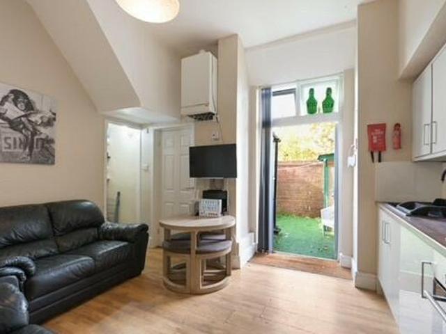 Norris Street,preston, 4 Bedroom End