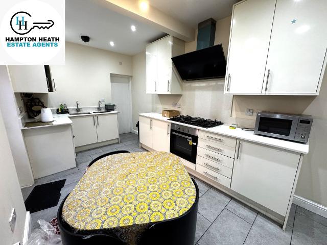 Norris Road, Reading RG6, 5 bed terraced house to rent, £2,800 pcm | PrimeLocation