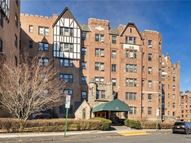 Nosband Ave Apt C, White Plains, Property For Sale