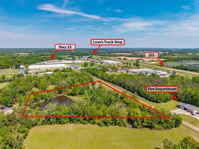 Noseff Dr, Batesville, MS 38606