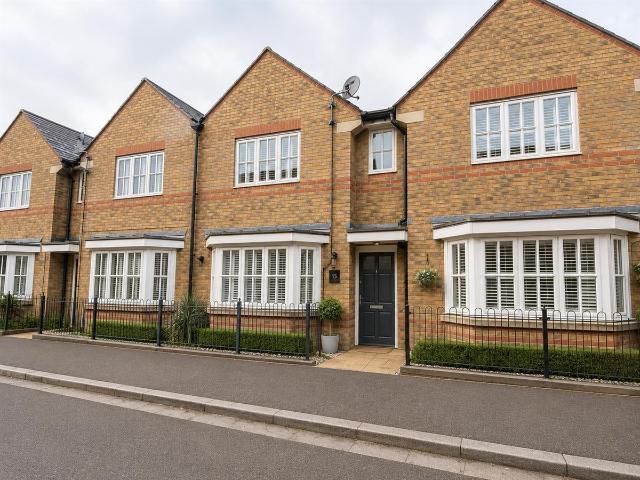 Nottage Crescent, Braintree CM7, 3 bed terraced house to rent, £1,600 pcm | PrimeLocation