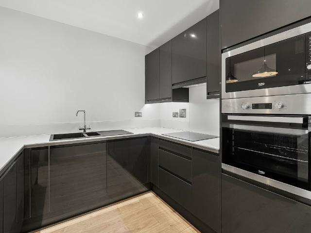 Notte Street, Plymouth PL1, 2 bed flat to rent, £1,575 pcm | PrimeLocation