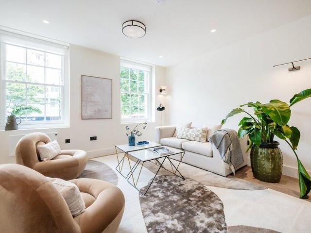 Notting Hill Gate, London W11, 2 bed flat to rent, £4,000 pcm | PrimeLocation