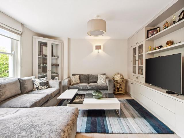 Notting Hill Gate, London W11, 2 bed flat to rent, £4,749 pcm | PrimeLocation
