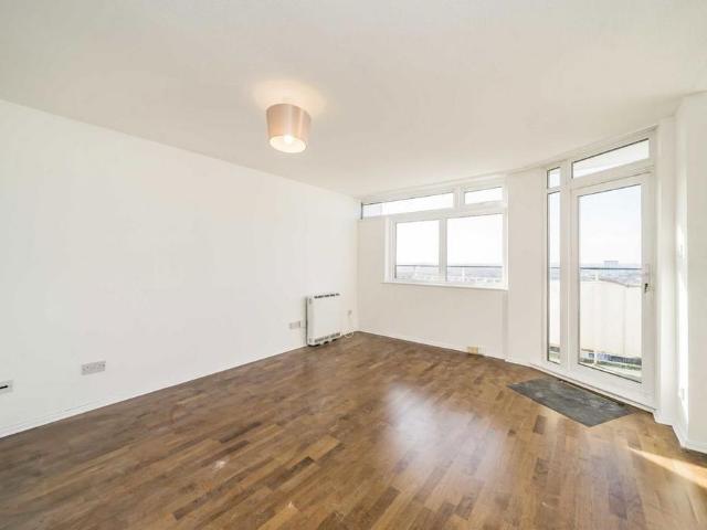 Notting Hill Gate, London W11 2 bed flat to rent £2,999 pcm £692 pw