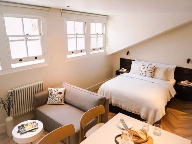 Notting Hill, London Has an Apartment