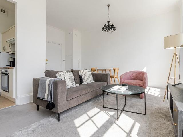 Notting Hill W11, 1 bed flat to rent, £2,970 pcm | PrimeLocation