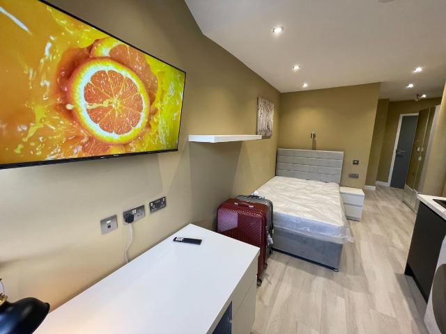 Nottingham NG1, Studio to rent, £900 pcm | PrimeLocation