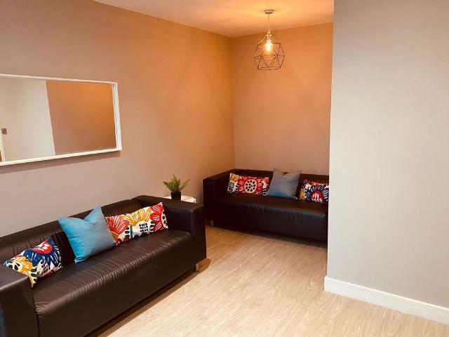 Nottingham NG7 6 bed terraced house to rent £3,510 pcm £810 pw