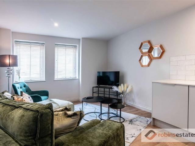 Nottingham, NG7 1NF 2 bed apartment to rent £1,750 pcm £404 pw
