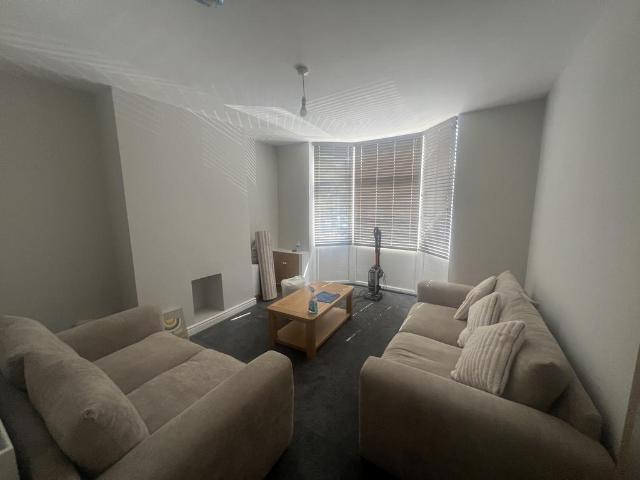 Nottingham NG7 2 bed terraced house to rent £1,343 pcm £310 pw