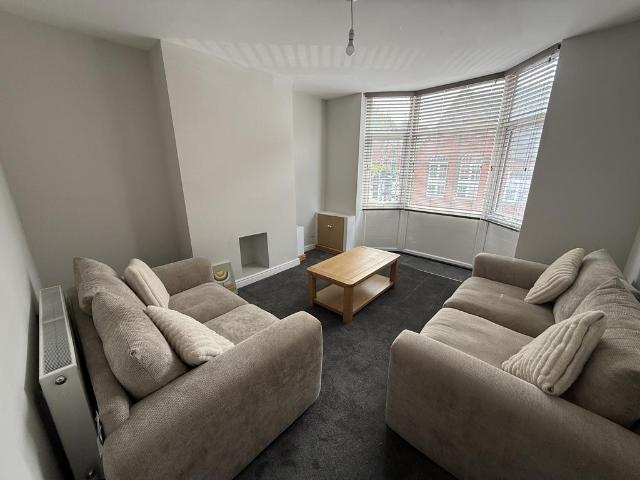 Nottingham NG7 2 bed terraced house to rent £1,387 pcm £320 pw