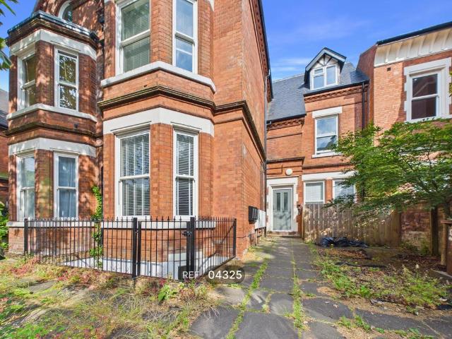 Nottingham NG7 2 bed flat to rent £1,000 pcm £231 pw