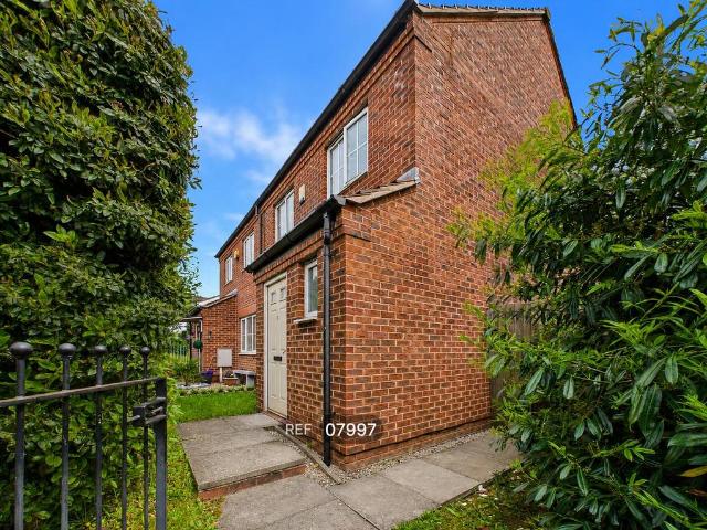 Nottingham NG5 3 bed semi detached house to rent £1,099 pcm £254 pw